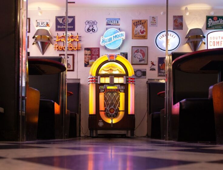 18 Most Instagrammable Cafes in Edinburgh & Colorful Spots